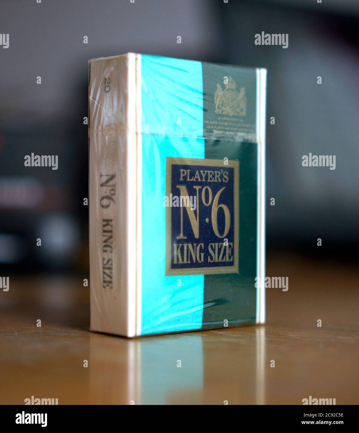 Vintage packet of unopened cigarettes Stock Photo - Alamy