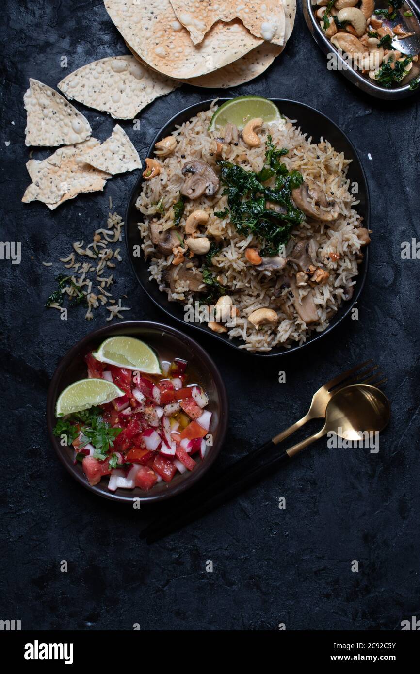 Black rice crackers hi-res stock photography and images - Alamy