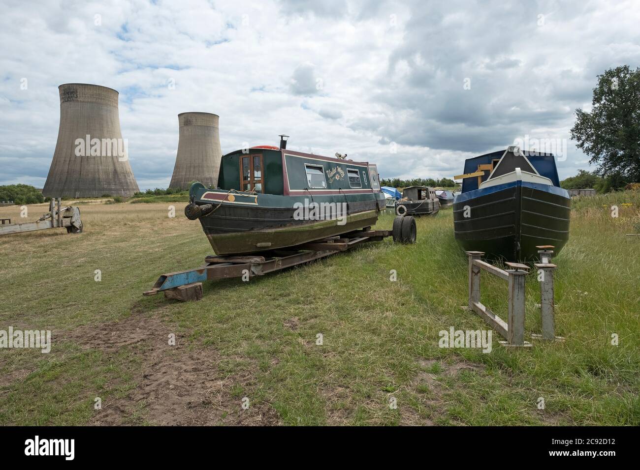 Old narrow boats hi-res stock photography and images - Alamy