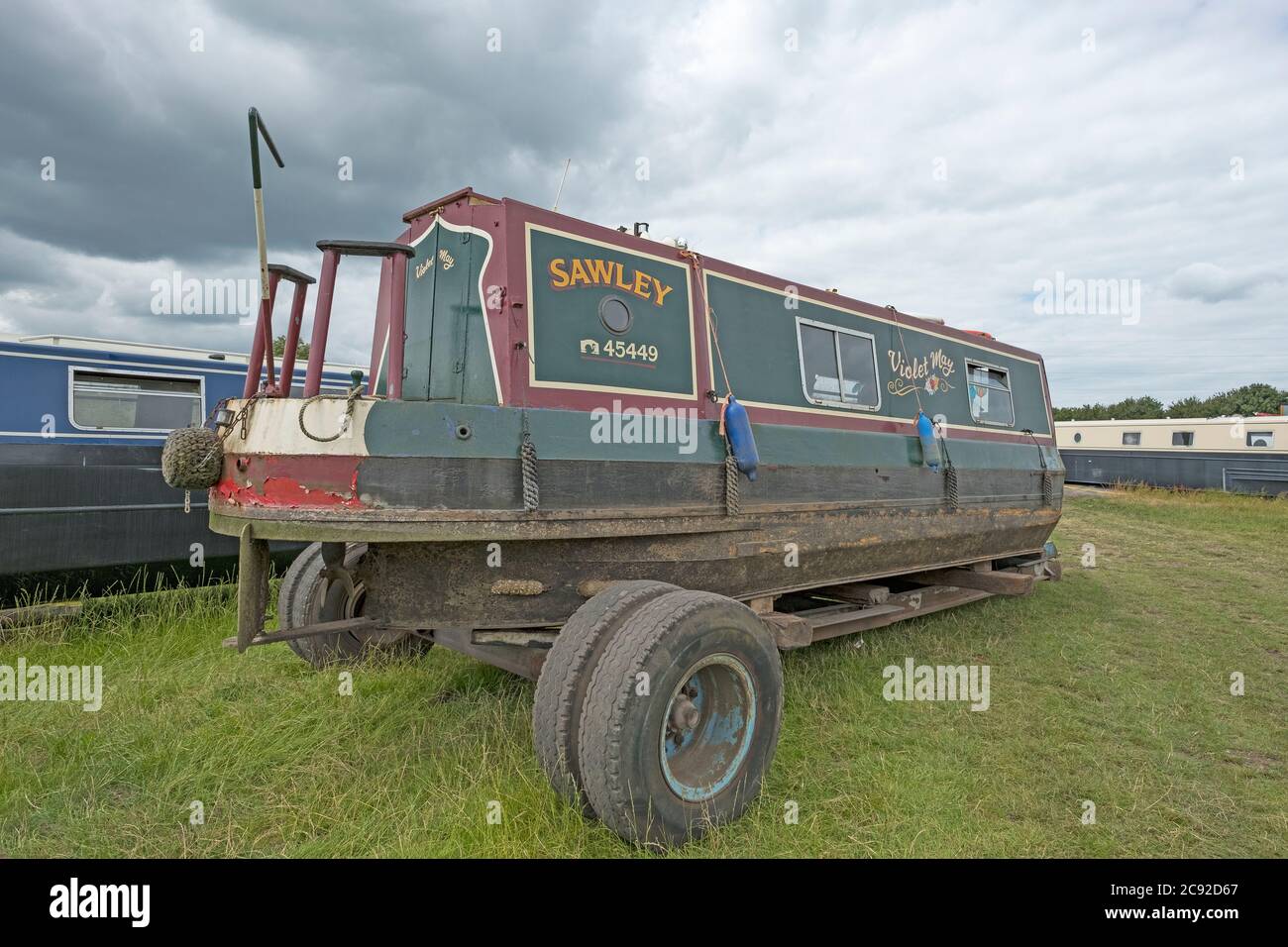 Old narrow boats hi-res stock photography and images - Alamy