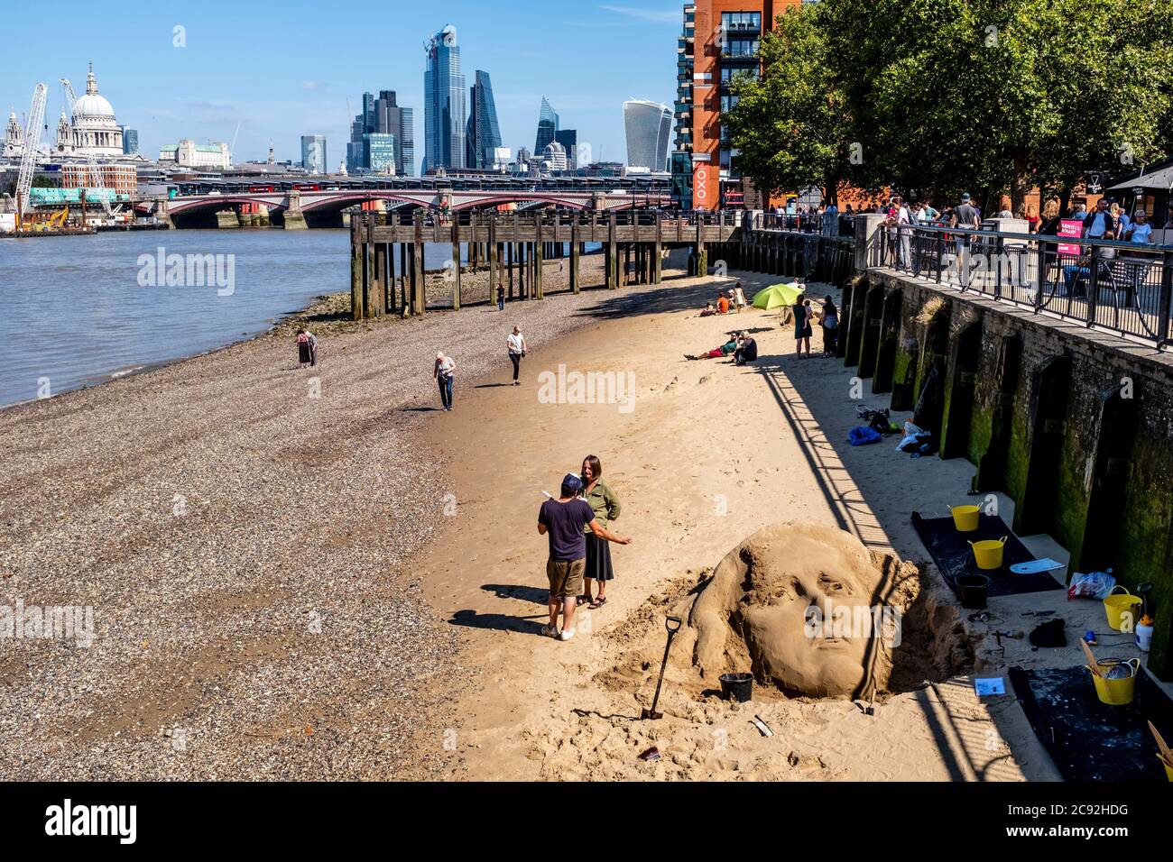 Southbank beach thames hi-res stock photography and images - Alamy