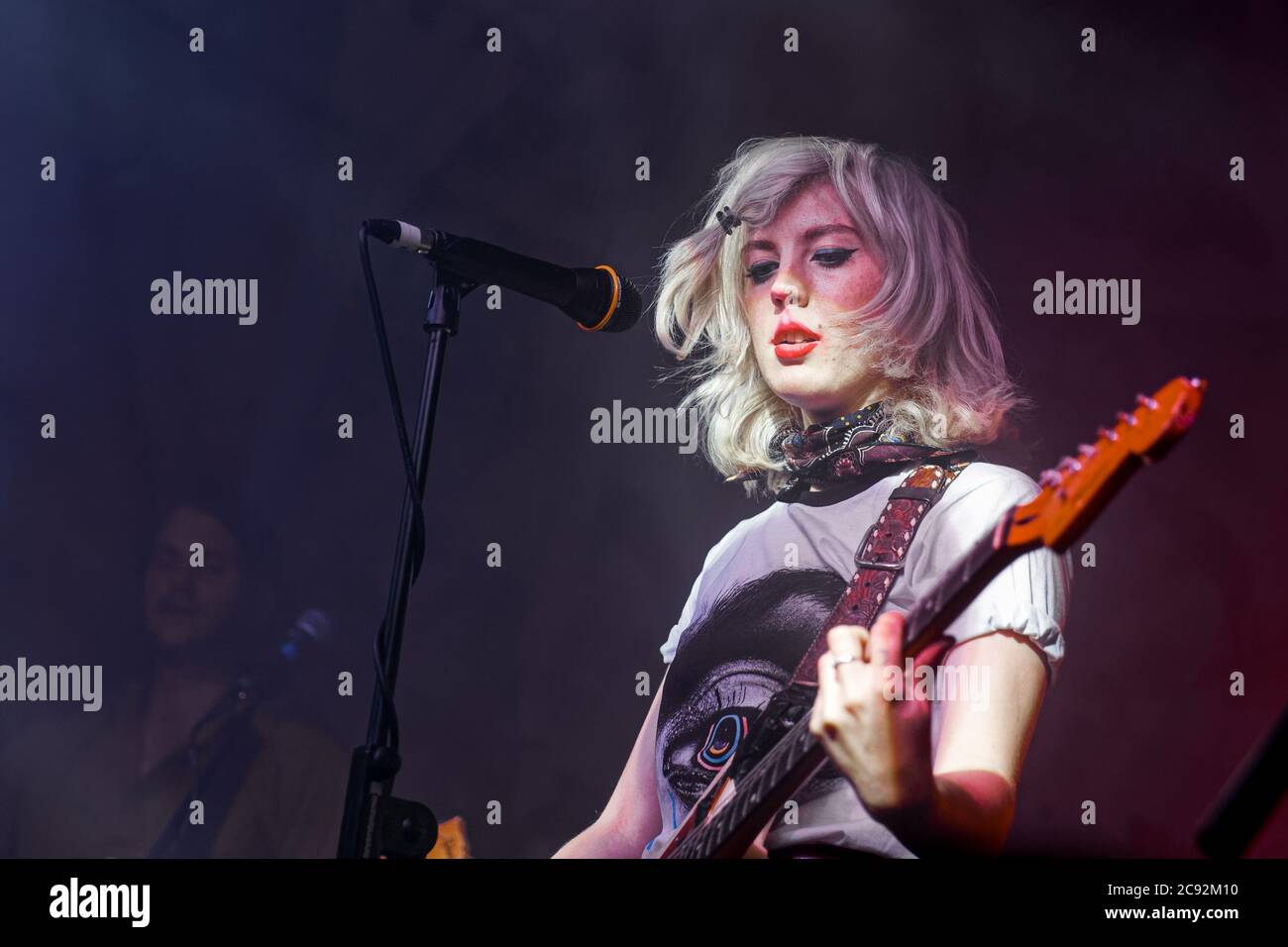 Izzy phillips singer hi-res stock photography and images - Alamy