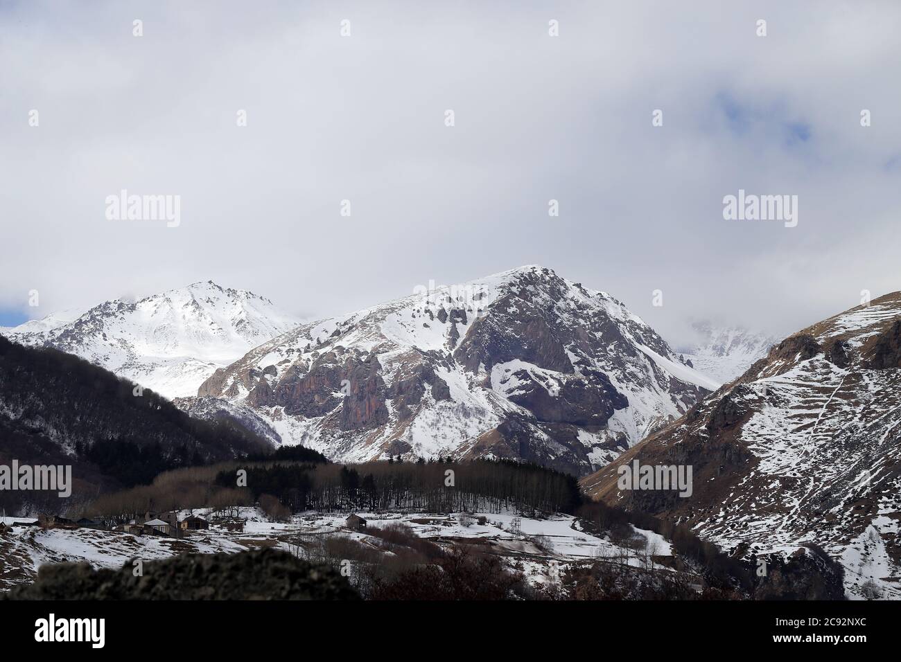 Photos of the beautiful mountains, snow-covered landscape from Georgia ...