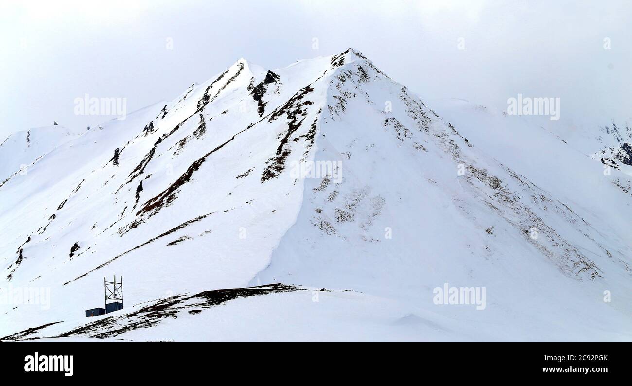 Photos of the beautiful mountains, snow-covered landscape from Georgia ...