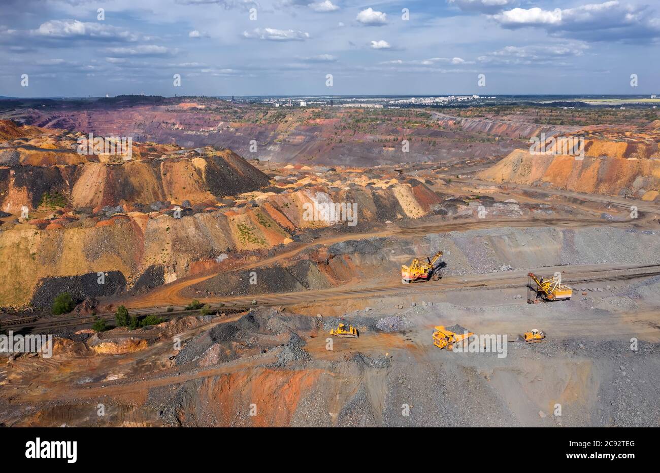 Large quarry hi-res stock photography and images - Alamy