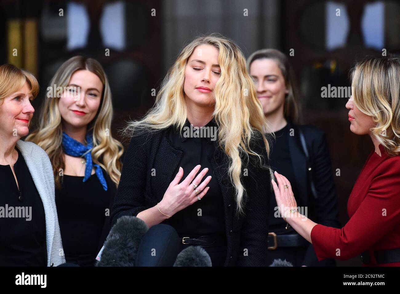 Actress amber heard gives hi-res stock photography and images - Alamy