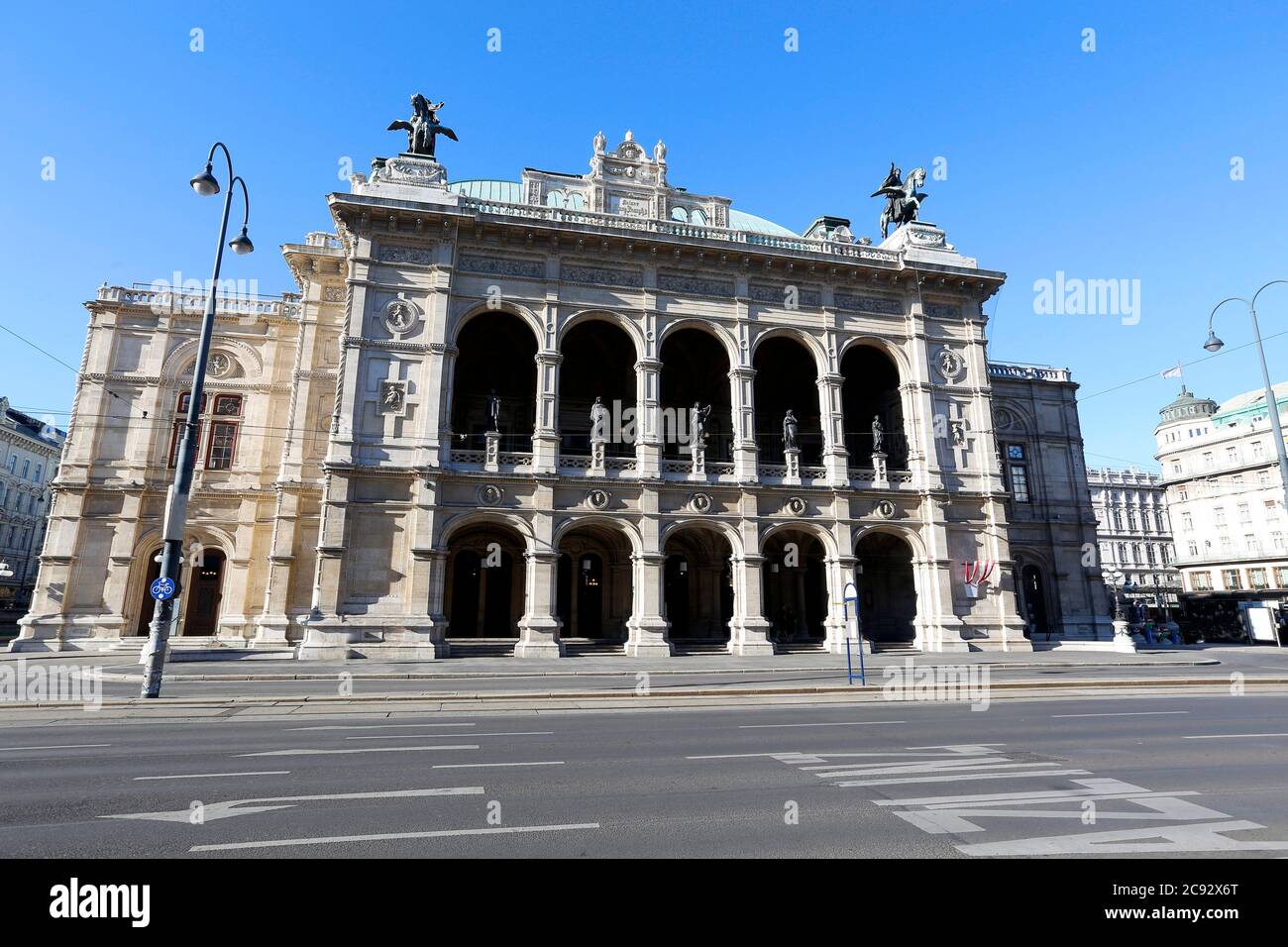 View on Vienna State Opera House Stock Photo - Alamy