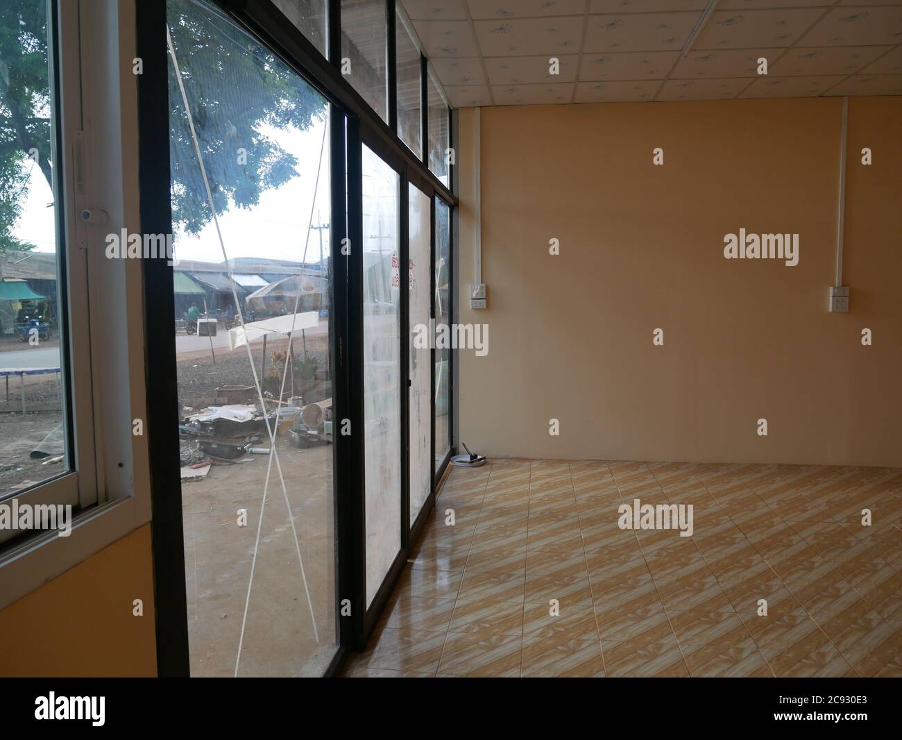 Aluminium frame hi-res stock photography and images - Alamy