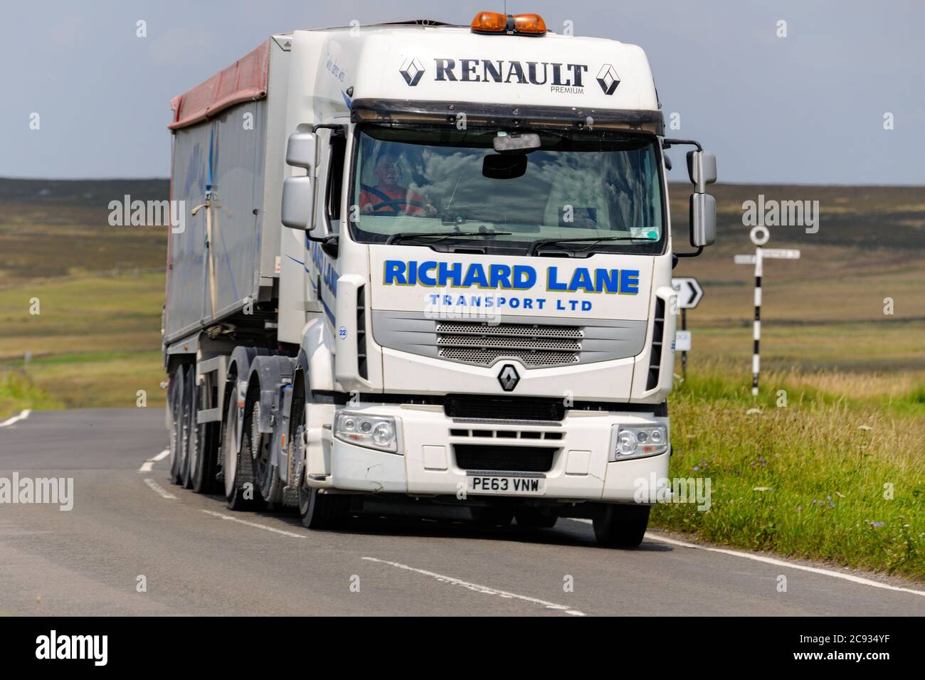 Bulk tipper hi-res stock photography and images - Alamy