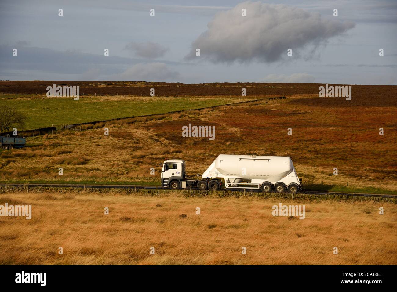Powder tanker hi-res stock photography and images - Alamy