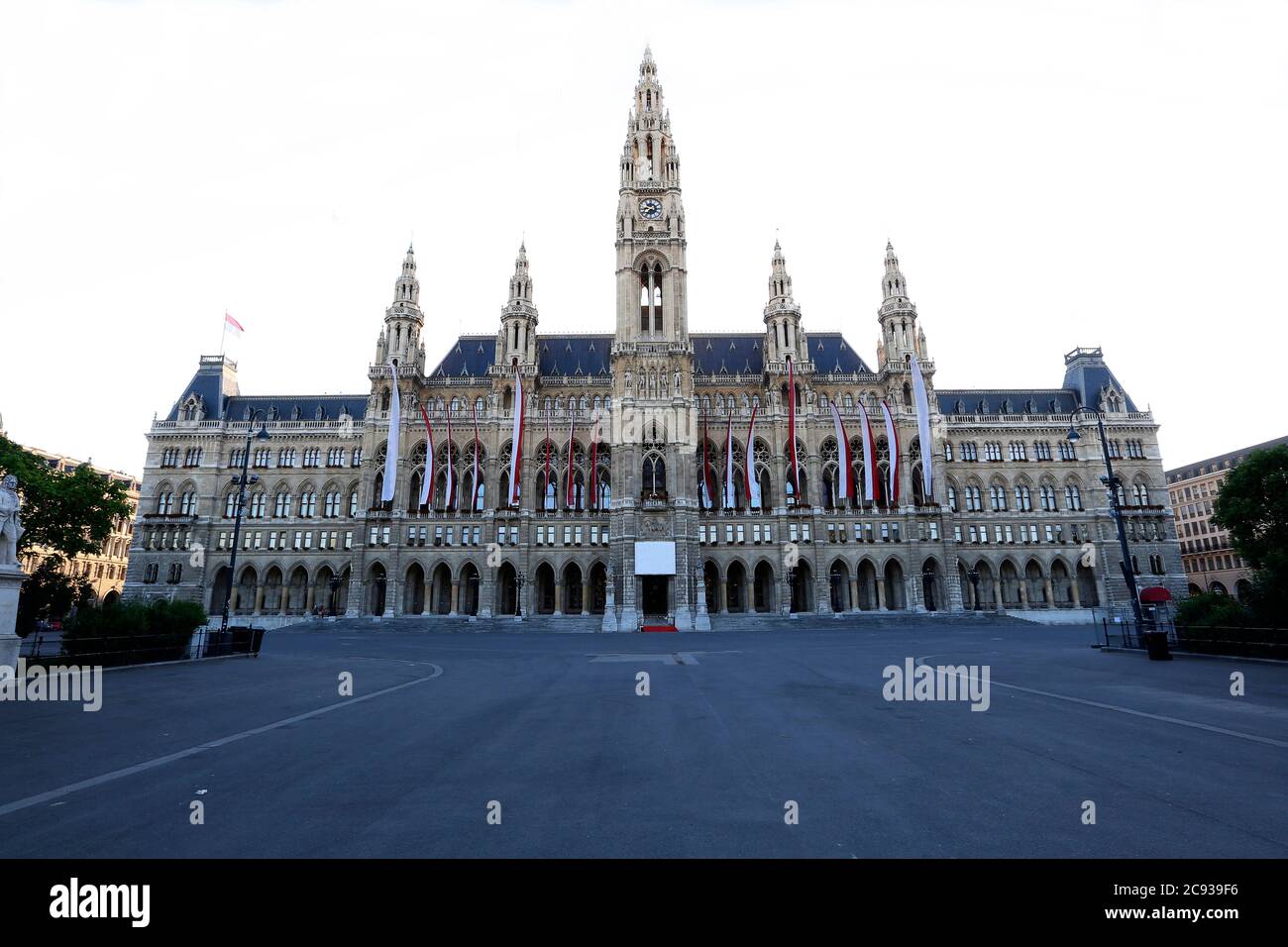 The facade of Wiener Rathaus Vienna City Hall, Austria Stock Photo - Alamy