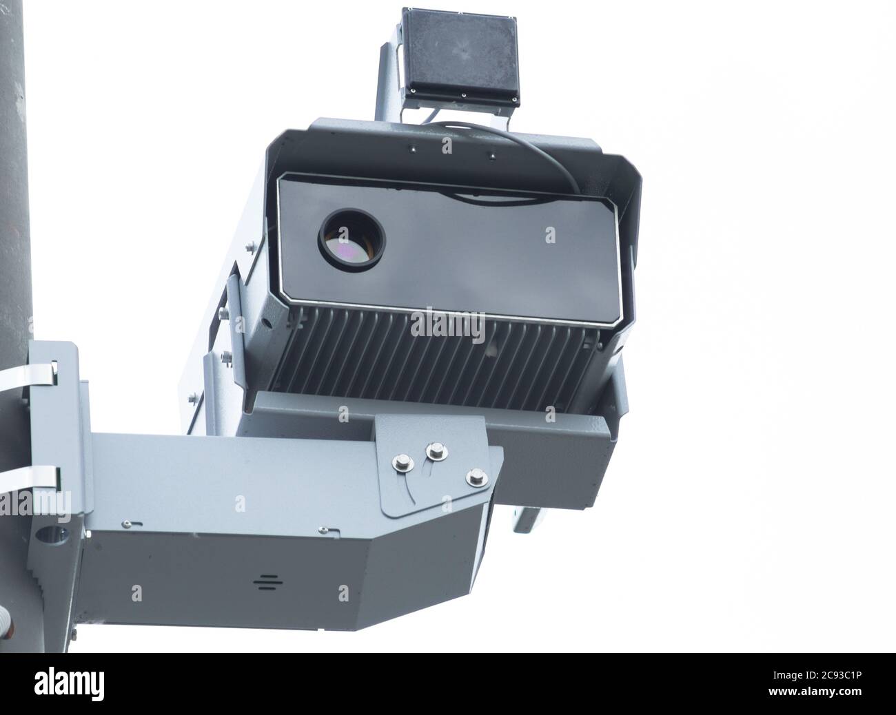 Radar fixing the speed of cars on the road Stock Photo - Alamy