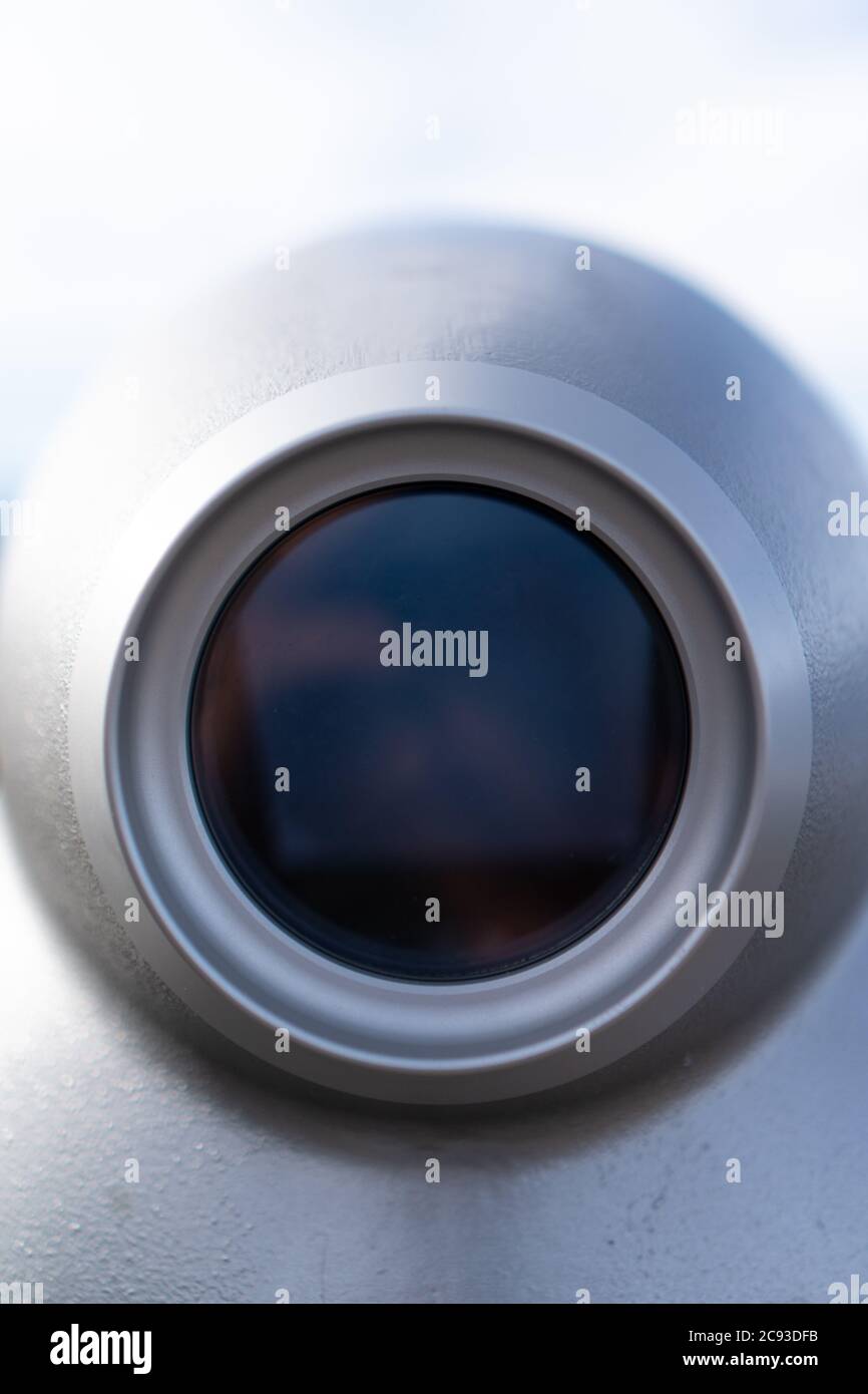 White front door peephole hi-res stock photography and images - Alamy