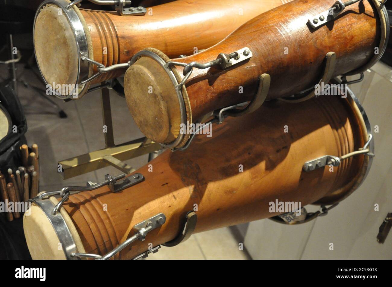 Dholak instrument hi-res stock photography and images - Alamy