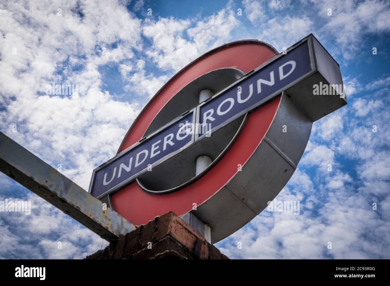 Typical signpost in London Stock Photo - Alamy