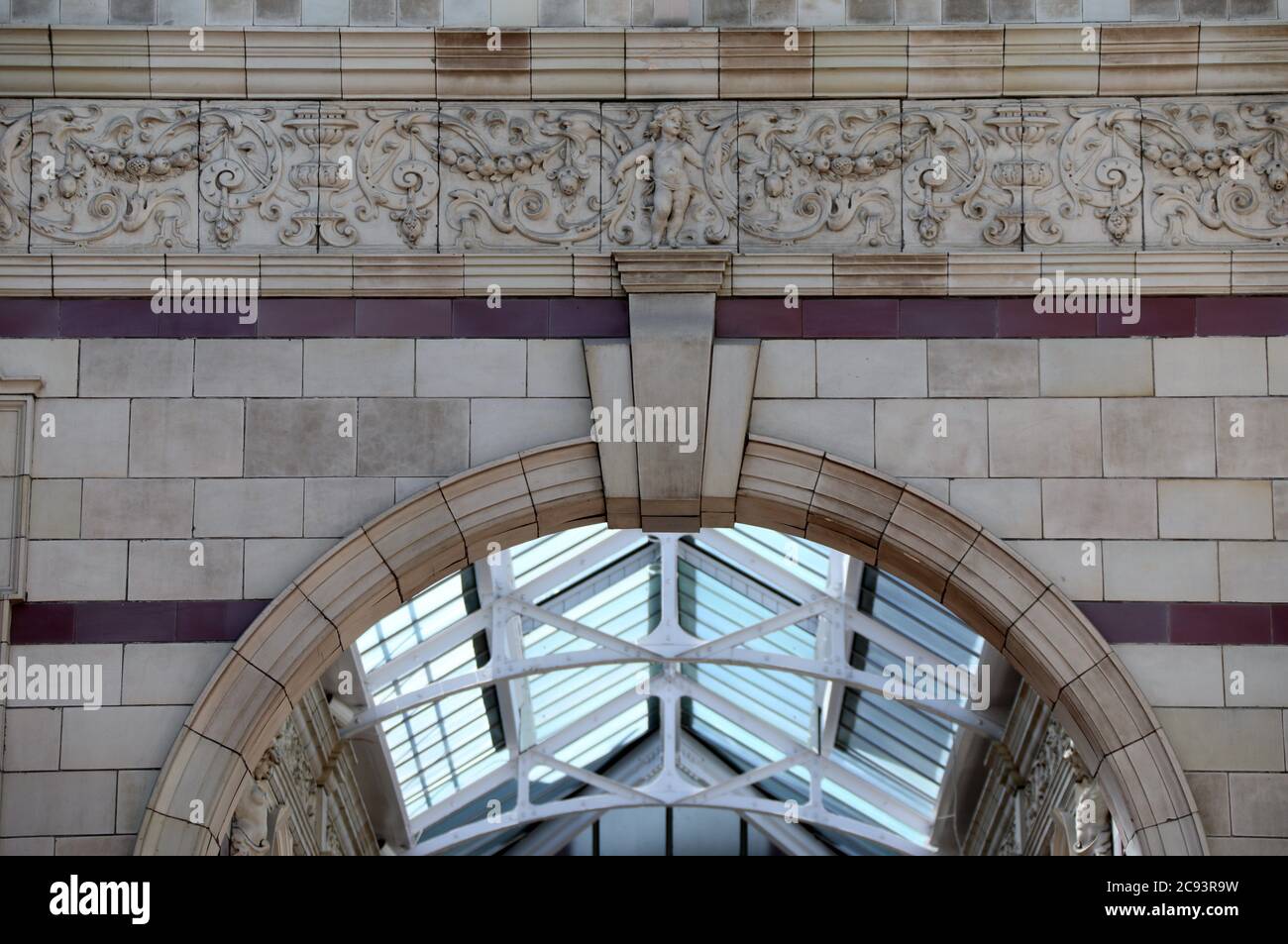 Interior of Grosvenor Shopping Arcade in Chester Stock Photo - Alamy