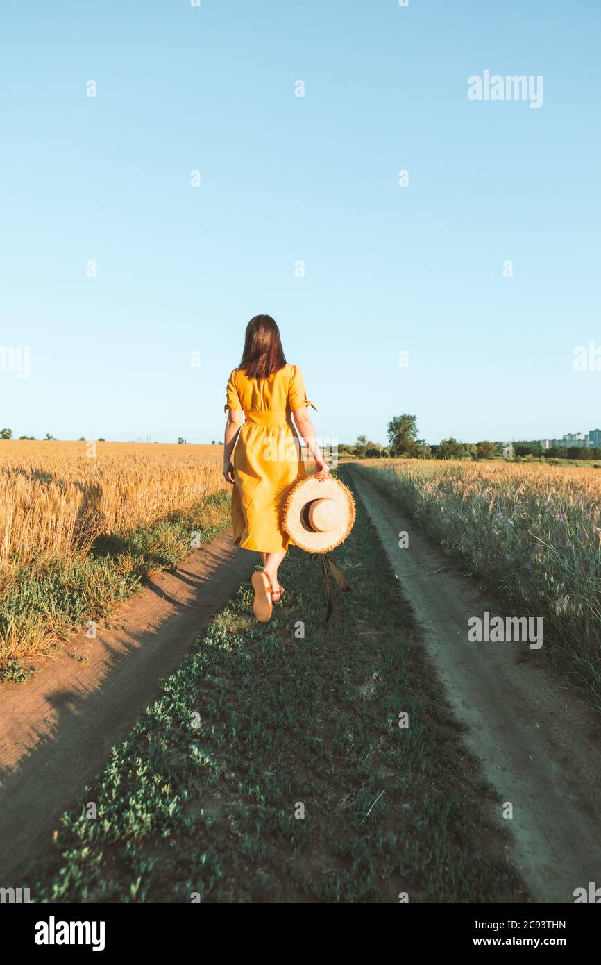 Woman sundress rear view hi-res stock photography and images - Alamy