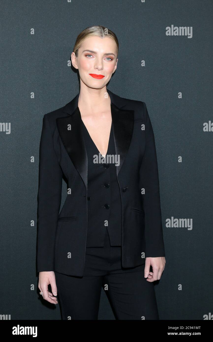 LOS ANGELES - MAR 9: Betty Gilpin at the "The Hunt" Premiere at the ...