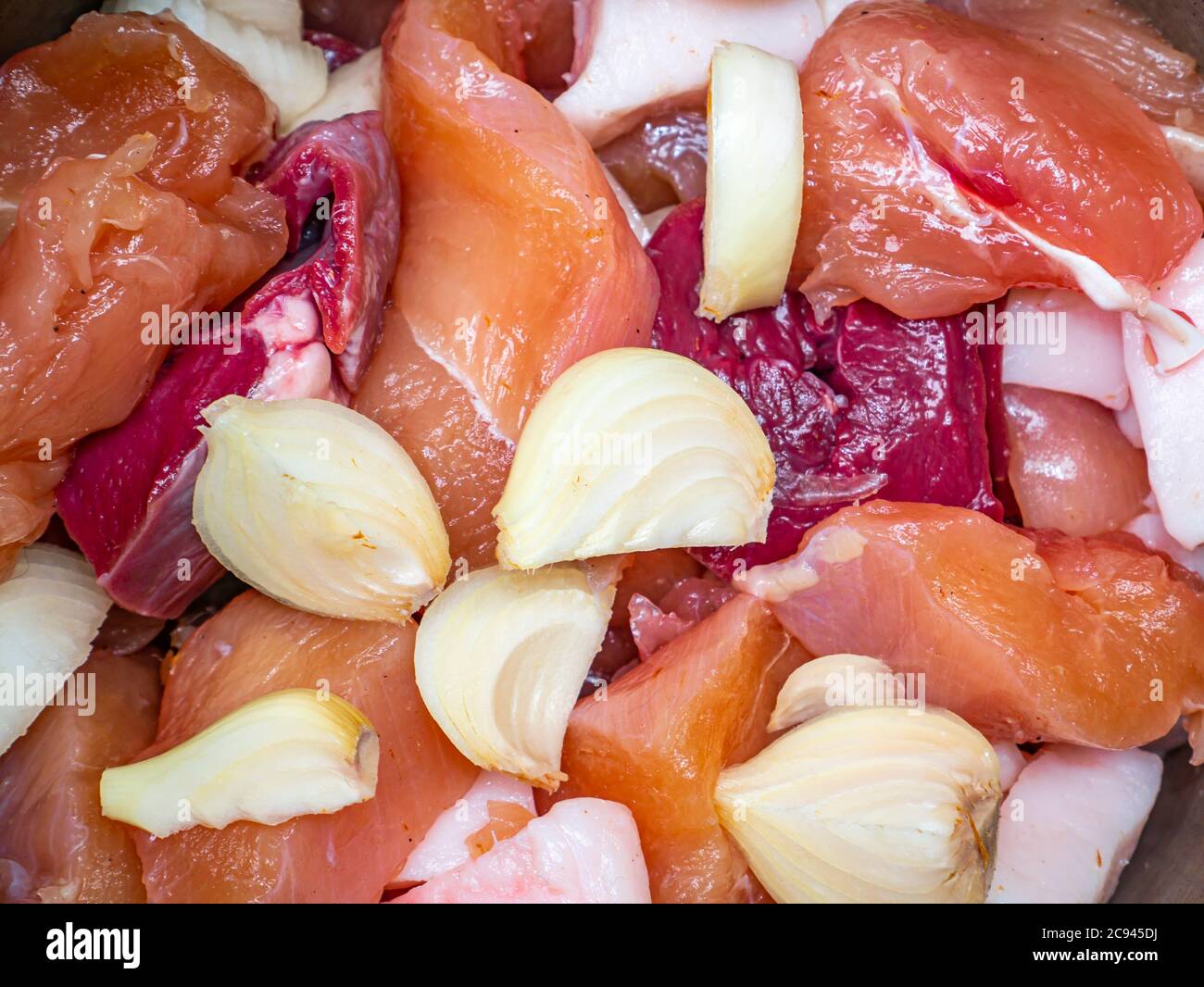 Raw beef chunks fresh hi-res stock photography and images - Alamy