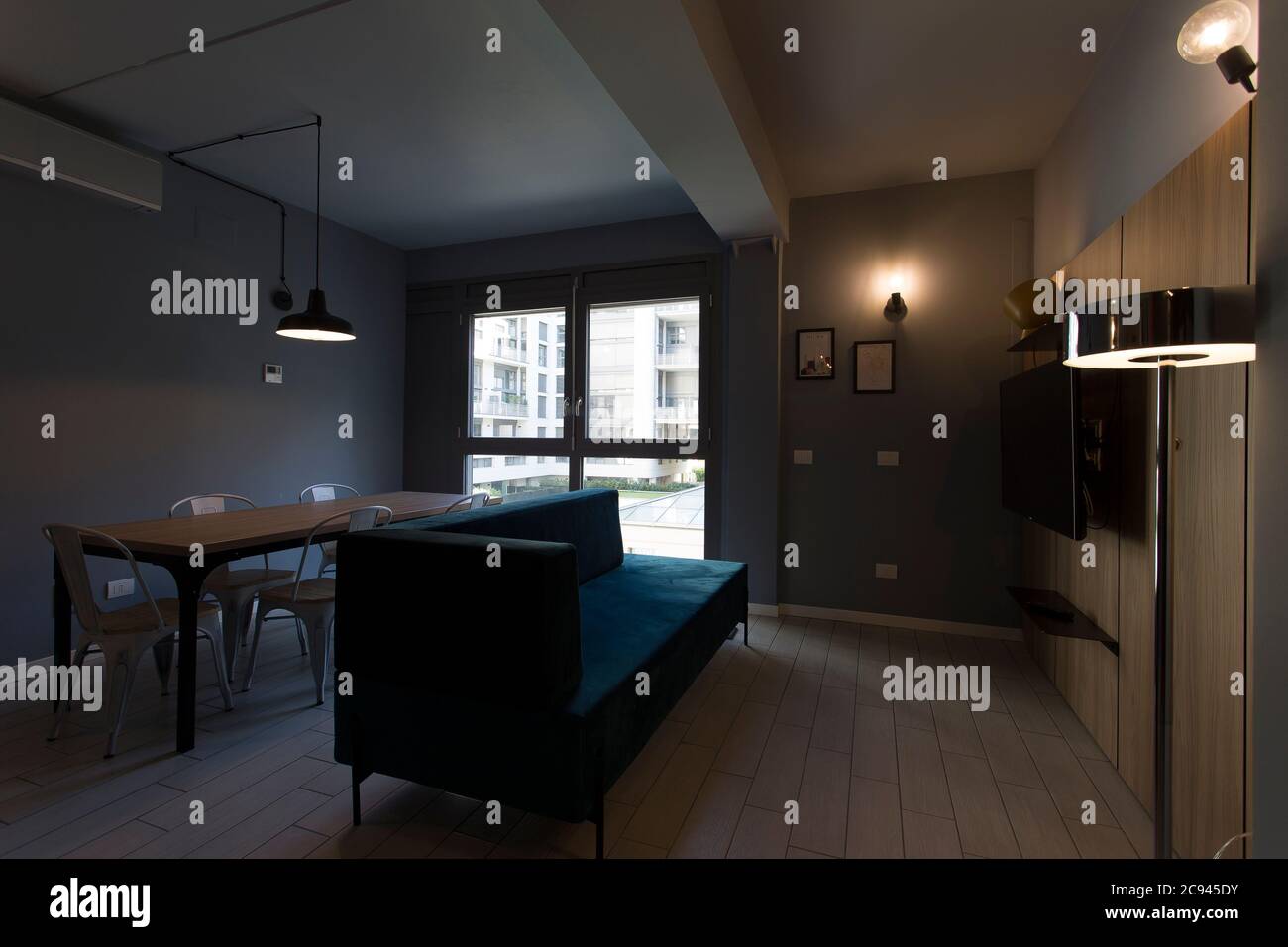 Interior shot of a modern loft flat, no people are visible Stock Photo ...