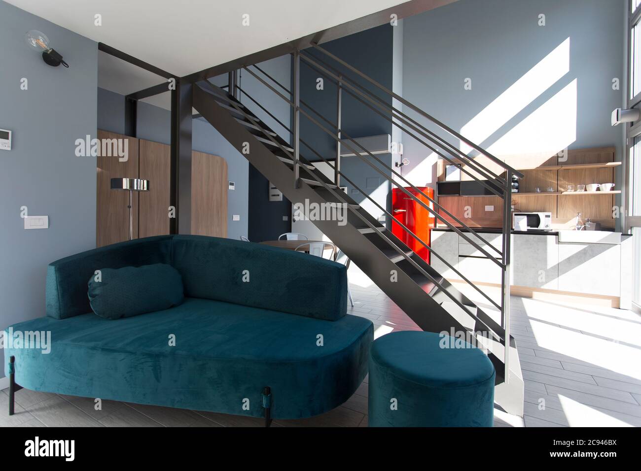 Interior shot of a modern loft flat, no people are visible Stock Photo ...