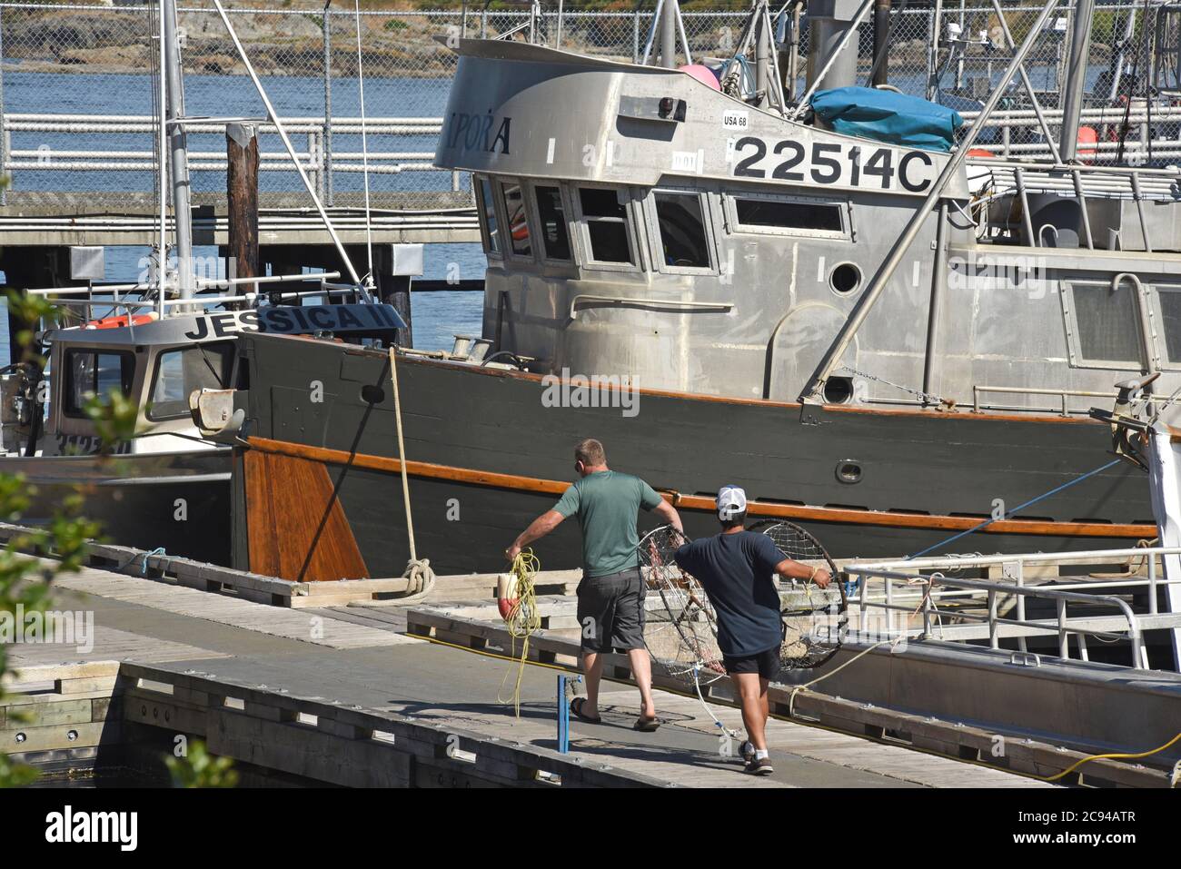 Crab fishing boats hi-res stock photography and images - Alamy
