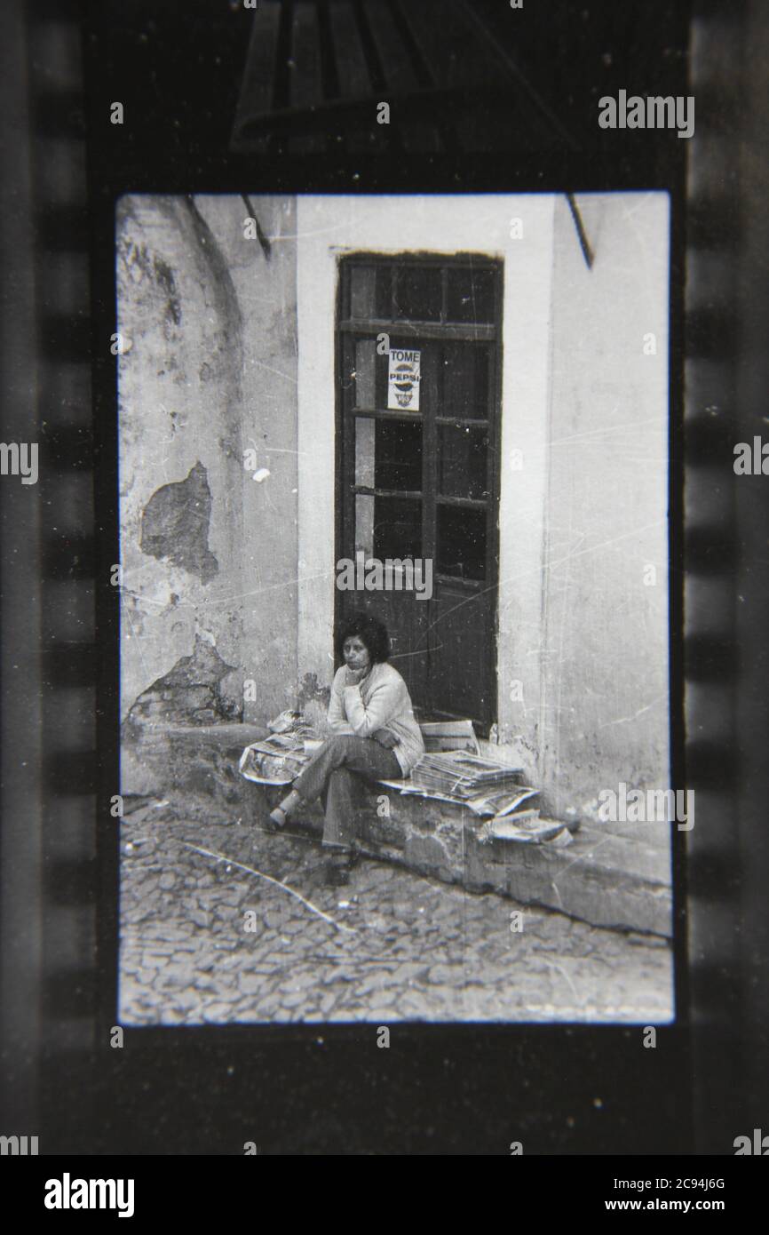 Mexican stoop hi-res stock photography and images - Alamy