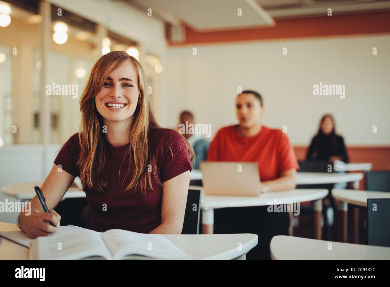 Classroom girl hi-res stock photography and images - Alamy