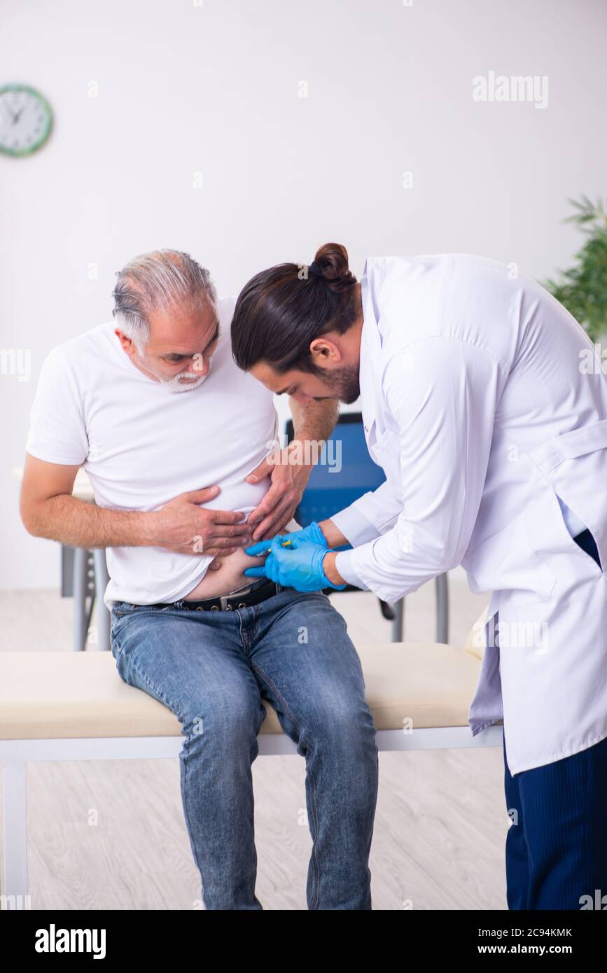 Insulin from diabetic abdomen hi-res stock photography and images - Alamy