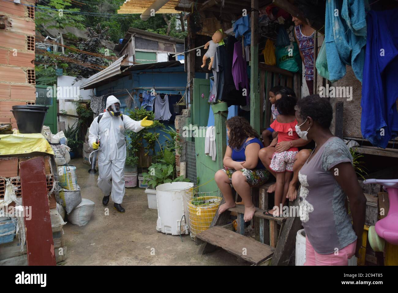 Favelas 2020 hi-res stock photography and images - Alamy