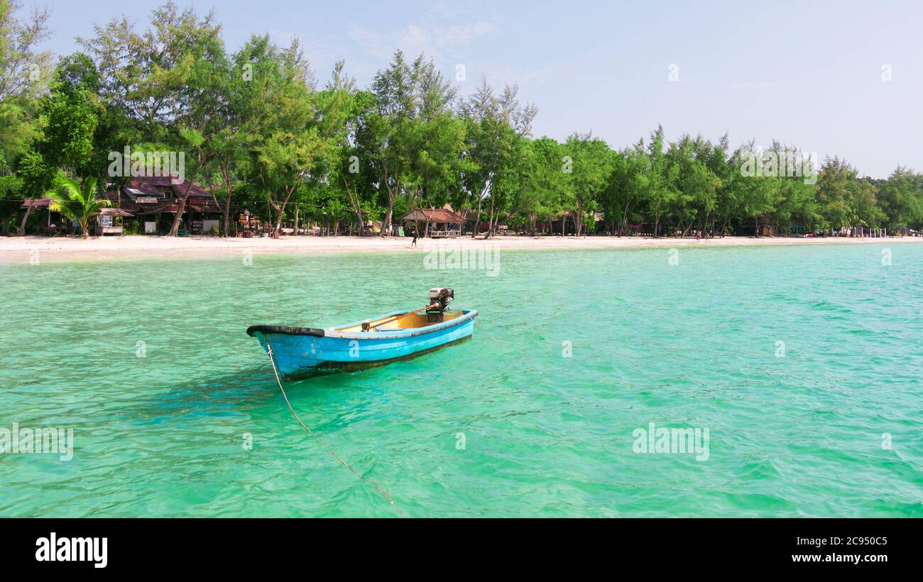 A small boat at the beach of Koh Rong Island Stock Photo - Alamy