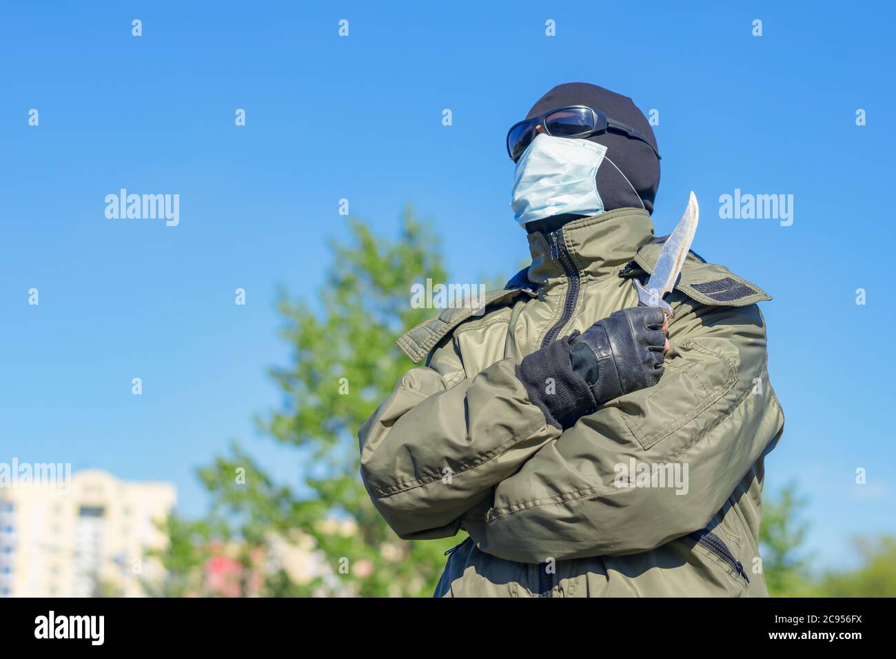 Isis fighter pose hi-res stock photography and images - Alamy