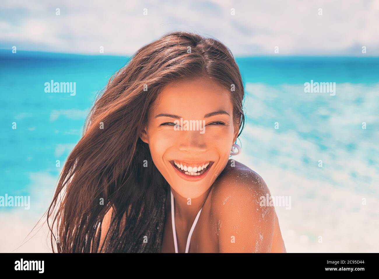 Woman natural face beach hi-res stock photography and images - Alamy