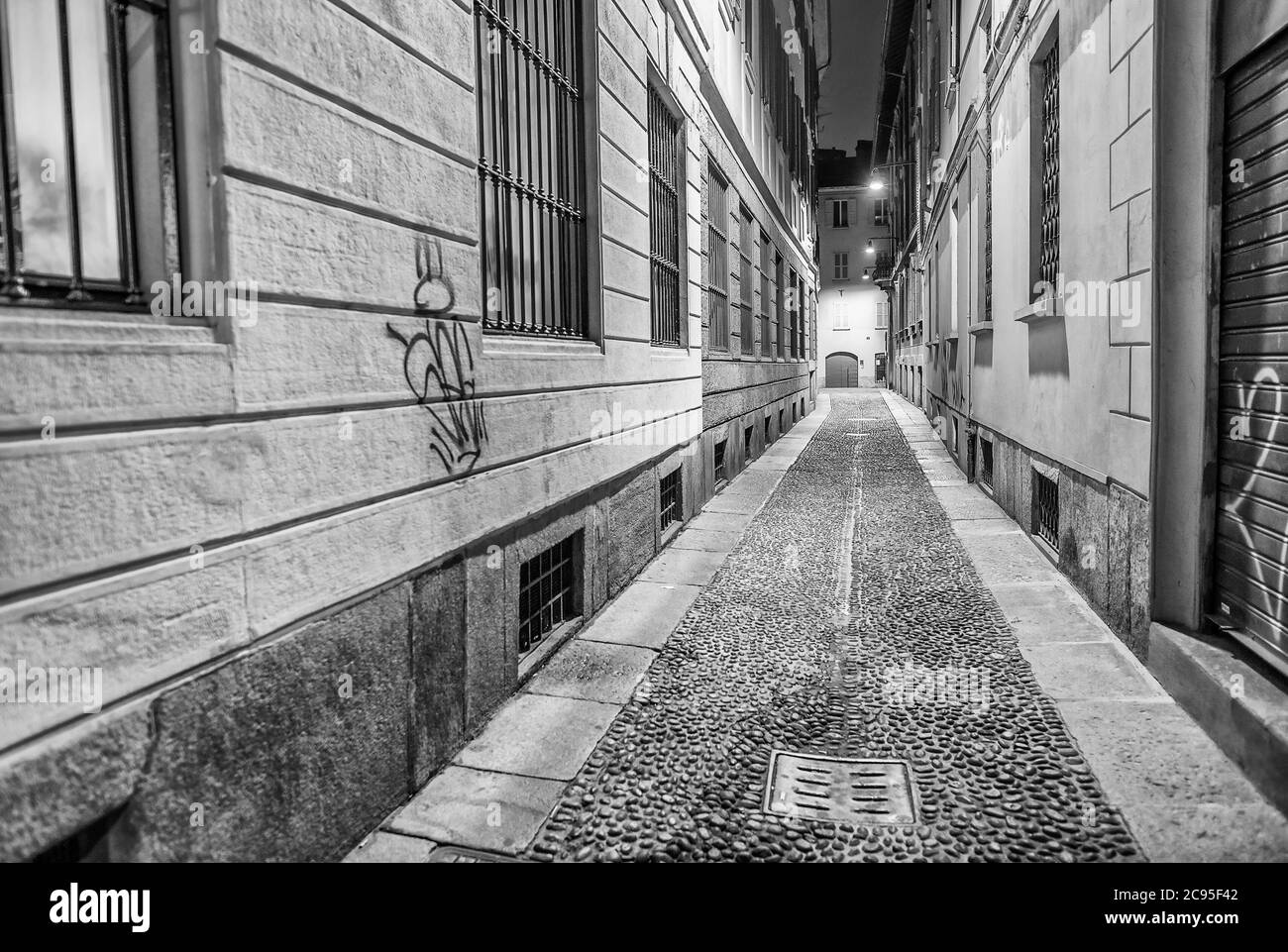 Street view beautiful ancient Black and White Stock Photos & Images - Alamy