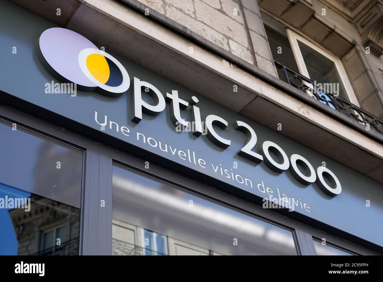 Bordeaux , Aquitaine / France - 07 25 2020 : optic 2000 logo and text ...