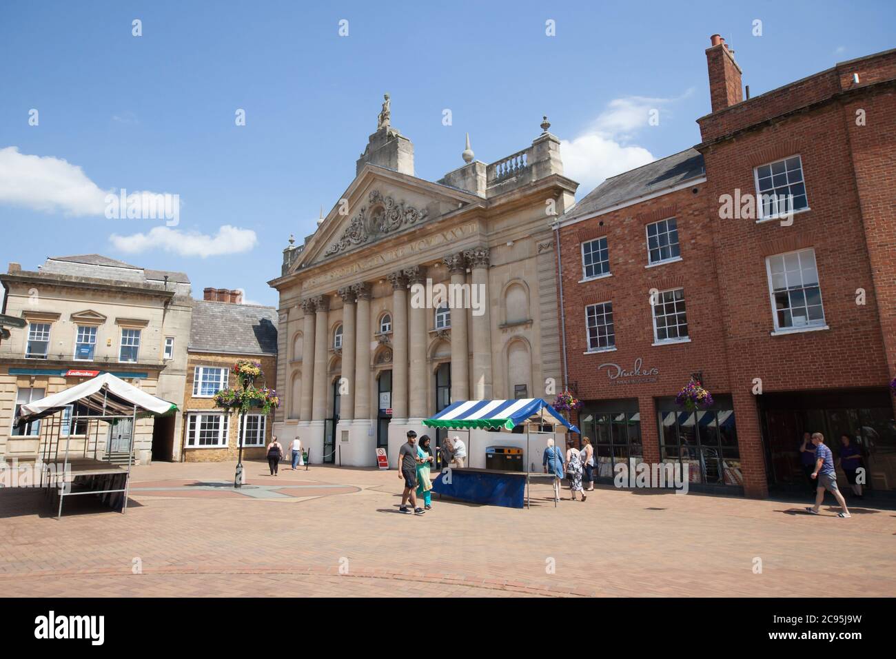 Banbury town centre high street hi-res stock photography and images - Alamy