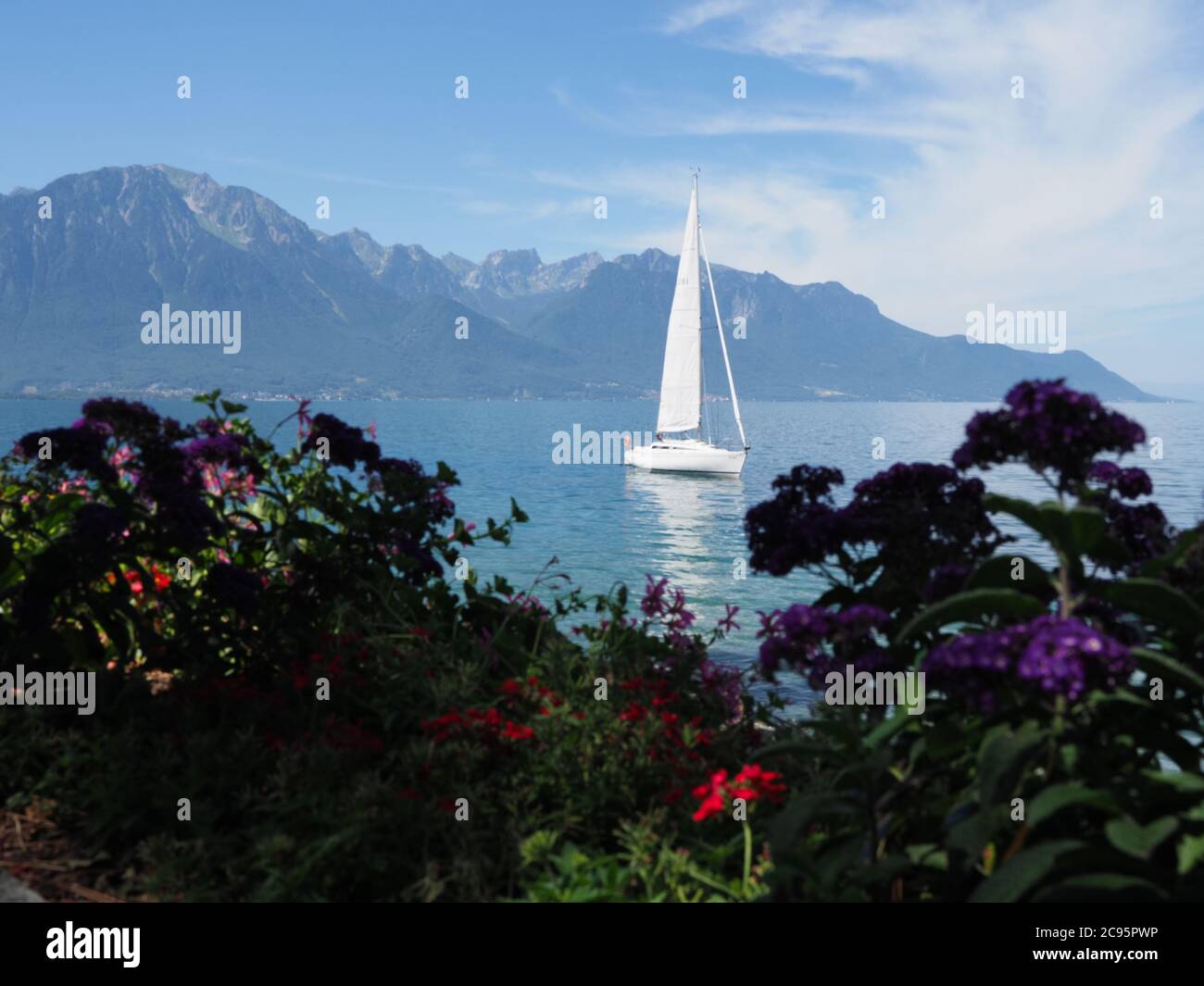 Montreux lakeside garden hi-res stock photography and images - Alamy