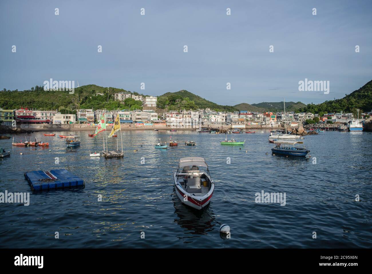 Hong kong china 2020 boats hi-res stock photography and images - Alamy