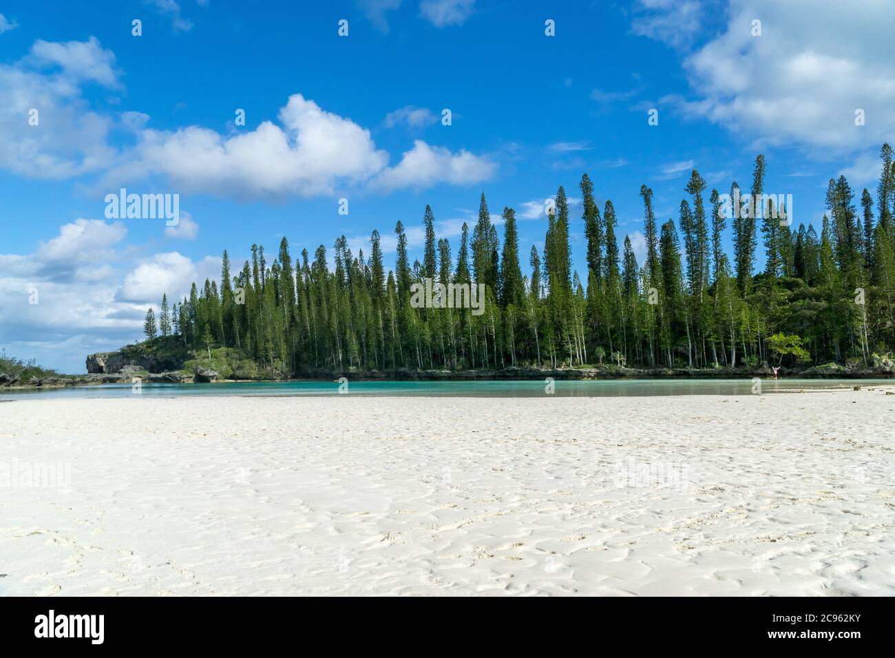 Beautiful seascape of natural swimming pool of Oro Bay, Isle of Pines ...