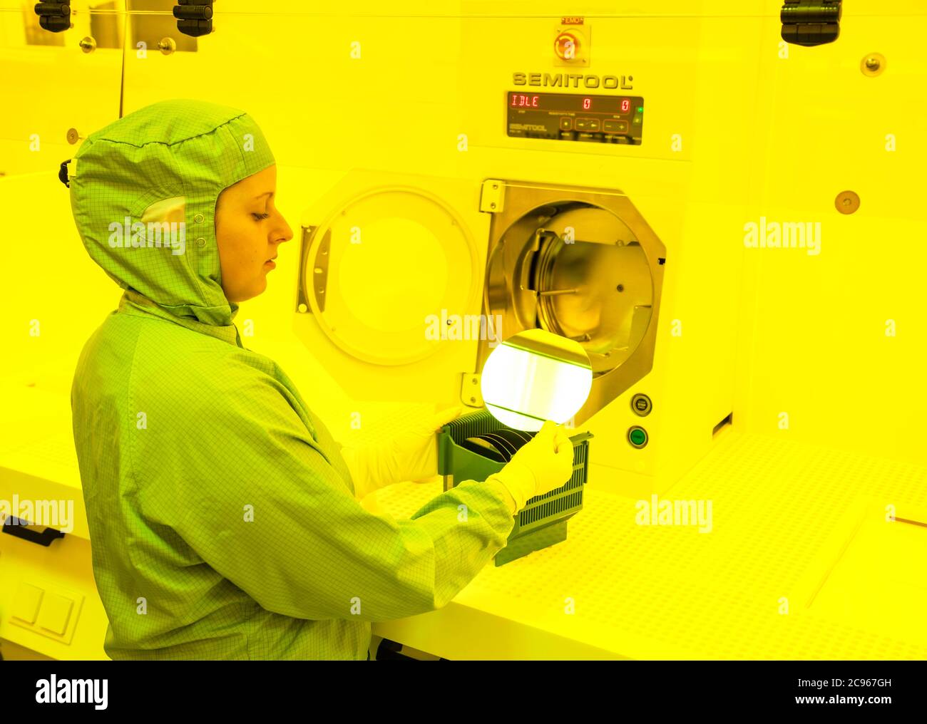 Cleanroom suit hi-res stock photography and images - Alamy