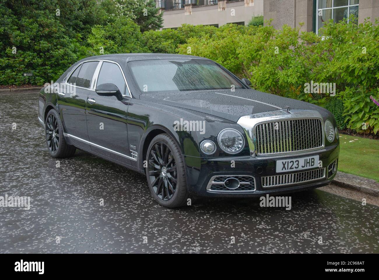 2019 Model Black Bentley Mulsanne Luxury Motor Car front offside ...