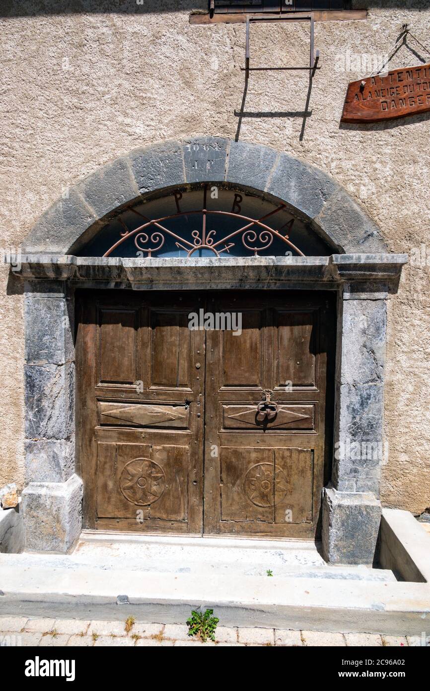 Carved stone archway hi-res stock photography and images - Alamy