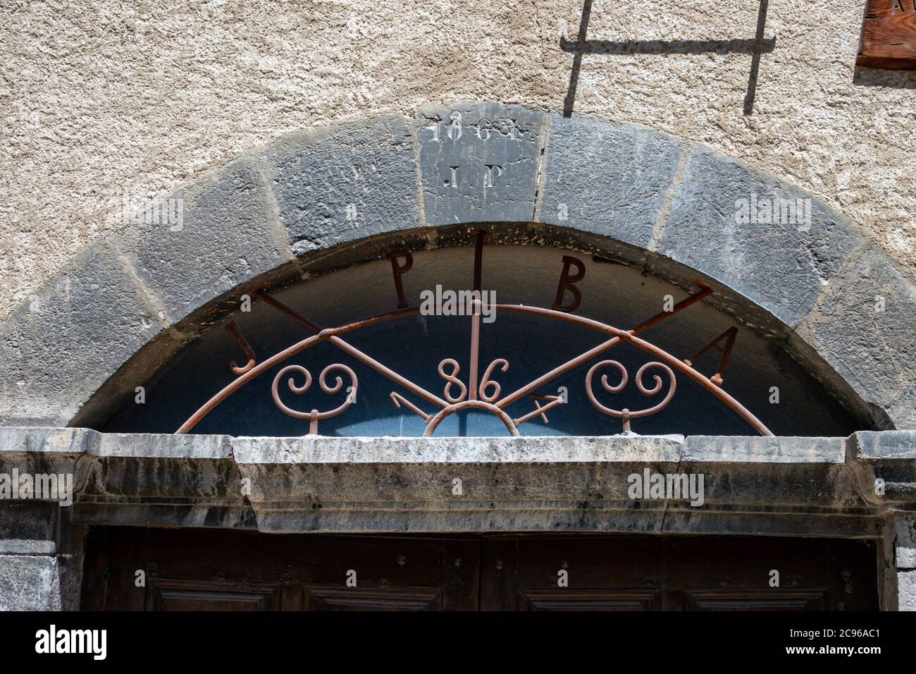 Carved stone archway hi-res stock photography and images - Alamy