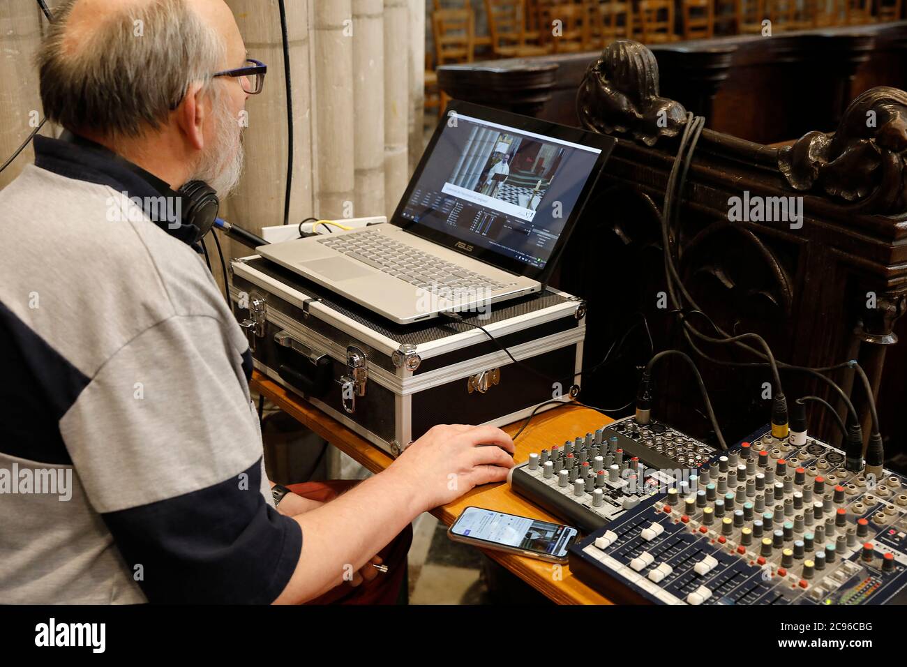 Recording of the Ascension mass in Notre Dame (Our Lady) cathedral ...