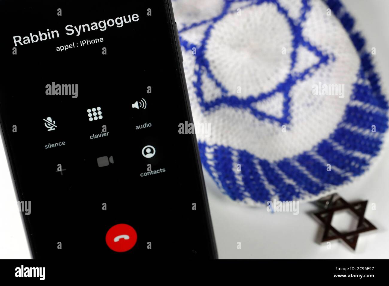 Jewish man on cell phone hi-res stock photography and images - Alamy