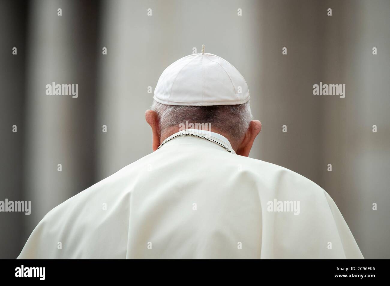 Pope Francis in Saint Peter's square at the Vatican Stock Photo - Alamy