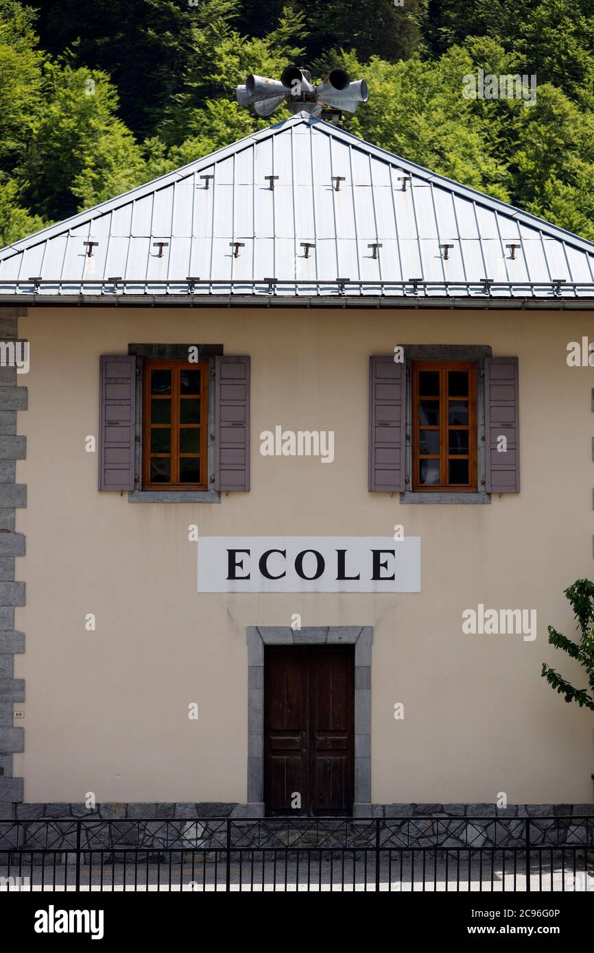 School village france hi-res stock photography and images - Alamy