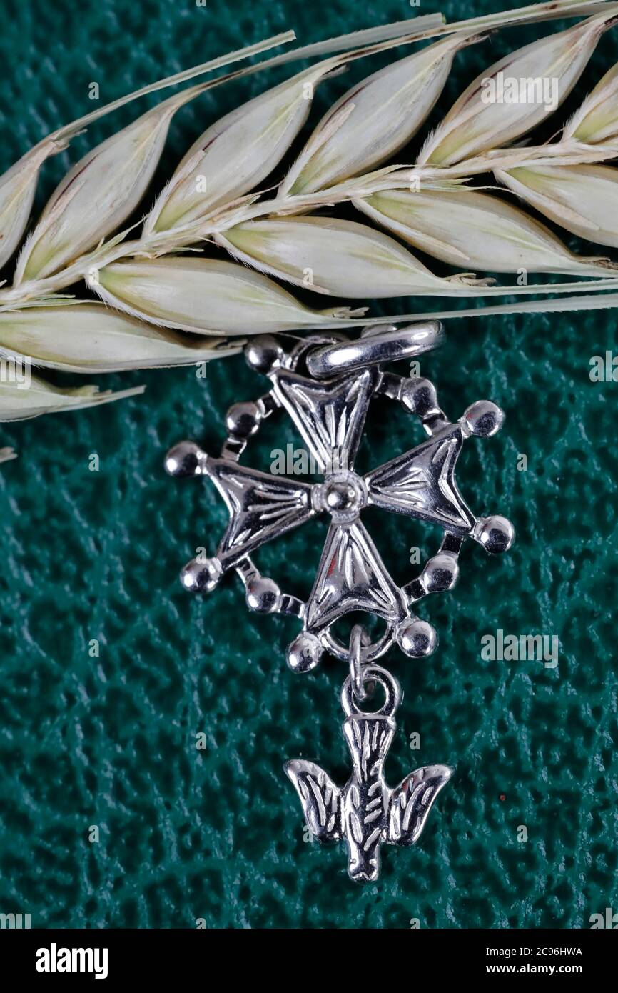 Croix protestante hi-res stock photography and images - Alamy