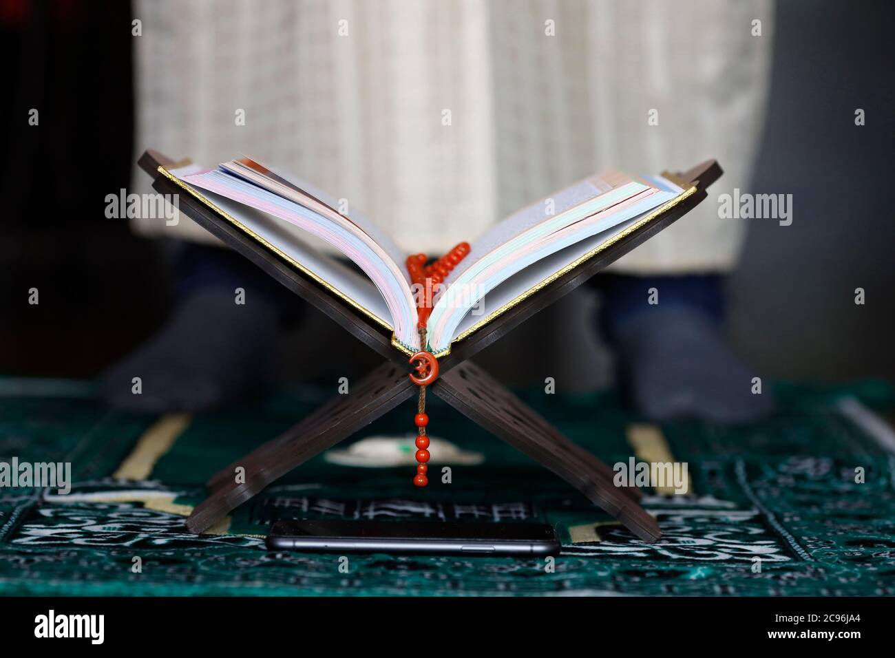 Chapelet ramadan hi-res stock photography and images - Alamy