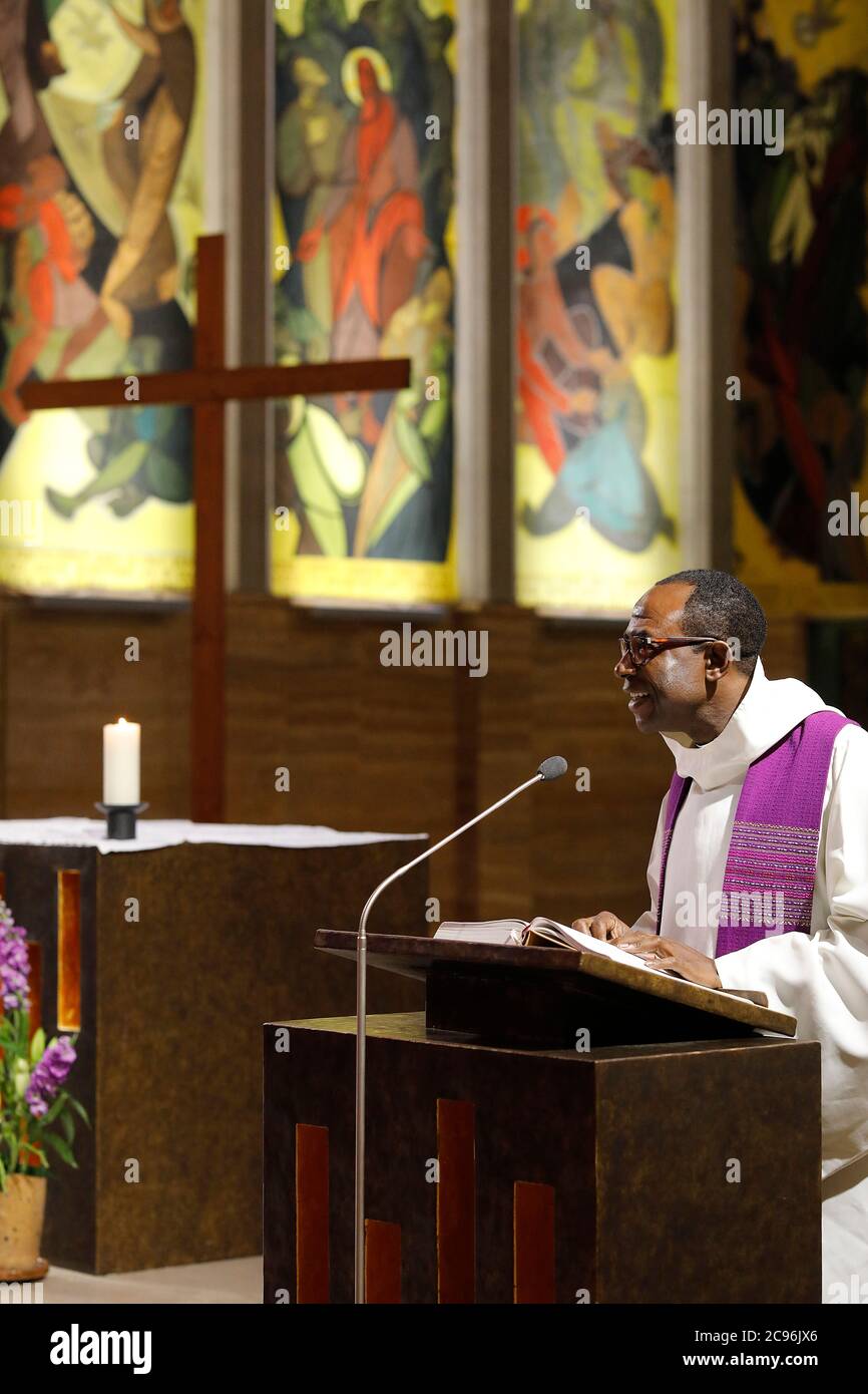 Ash wednesday celebration in St Jacques church, Montrouge, France Stock ...